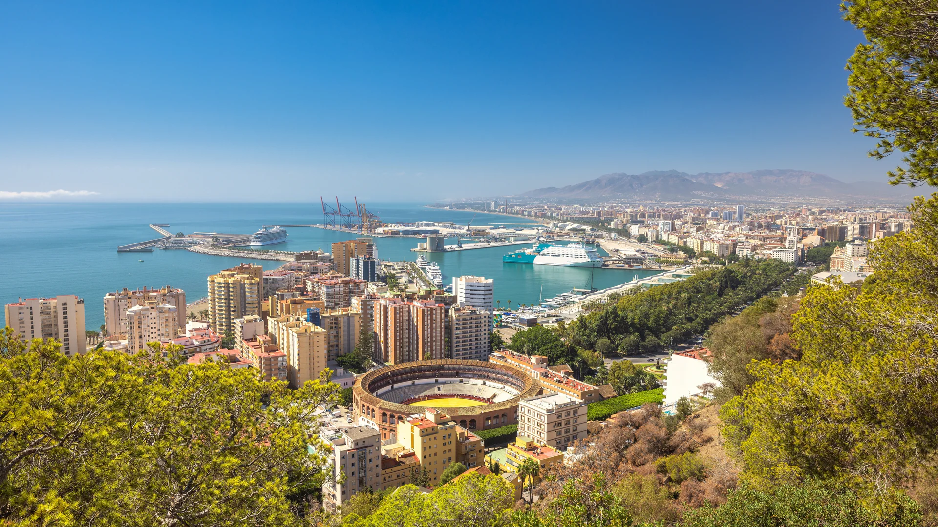 Málaga Sklyline Málaga with the Sea